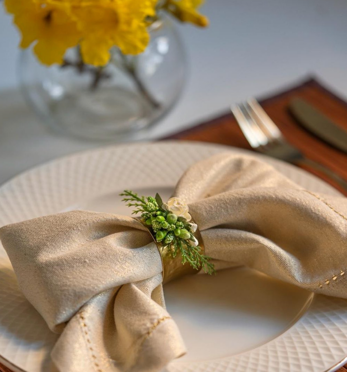 How To Set The Perfect Dinner Table – With A Little Help From The Maev